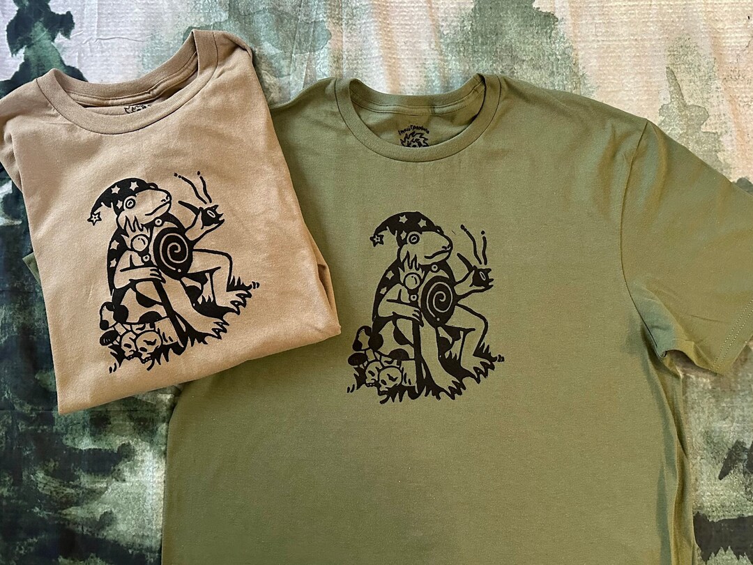 Frog Wizard Shirt Sizes S-3XL Made to Order Block Printed Tshirt - Etsy