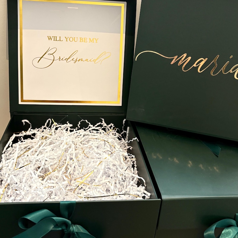 Sage Gift Magnetic Box - 60+ Gift Ideas for 2026