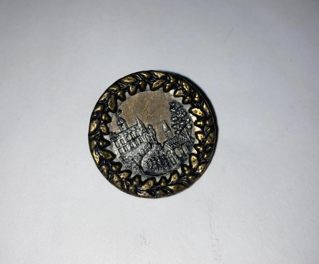Antique Metal Pictorial Button-m324-architectural Button-victorian ...