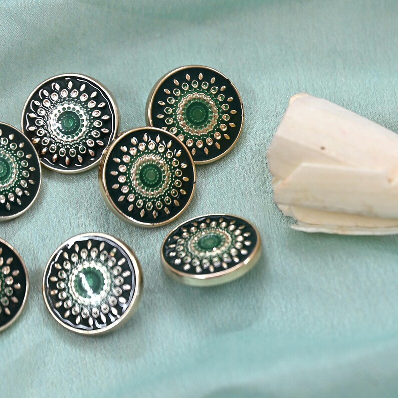 Indian Gold & Green Shank Buttons Set of 8, 17mm Decorative Buttons ...