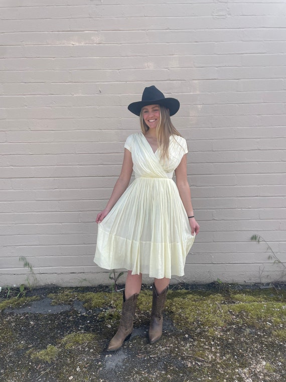 Beautiful 70s Vintage Miss Elliette California Ivory … - Gem