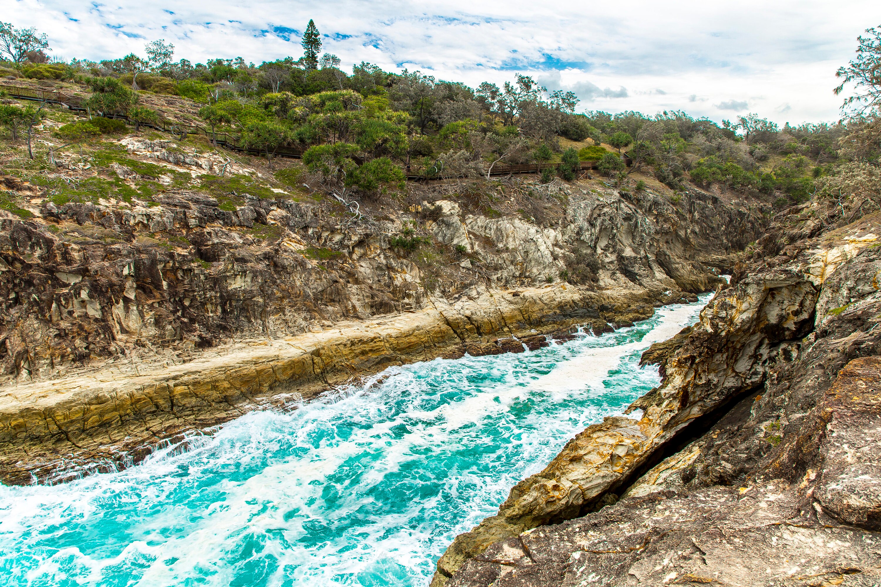Frothy Waves at Turquoise North Gorge North Stradbroke - Etsy France