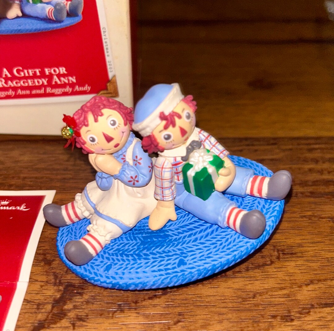 Hallmark • Keepsake • Raggedy Ann & Andy • 2003 • A Gift for Raggedy ...