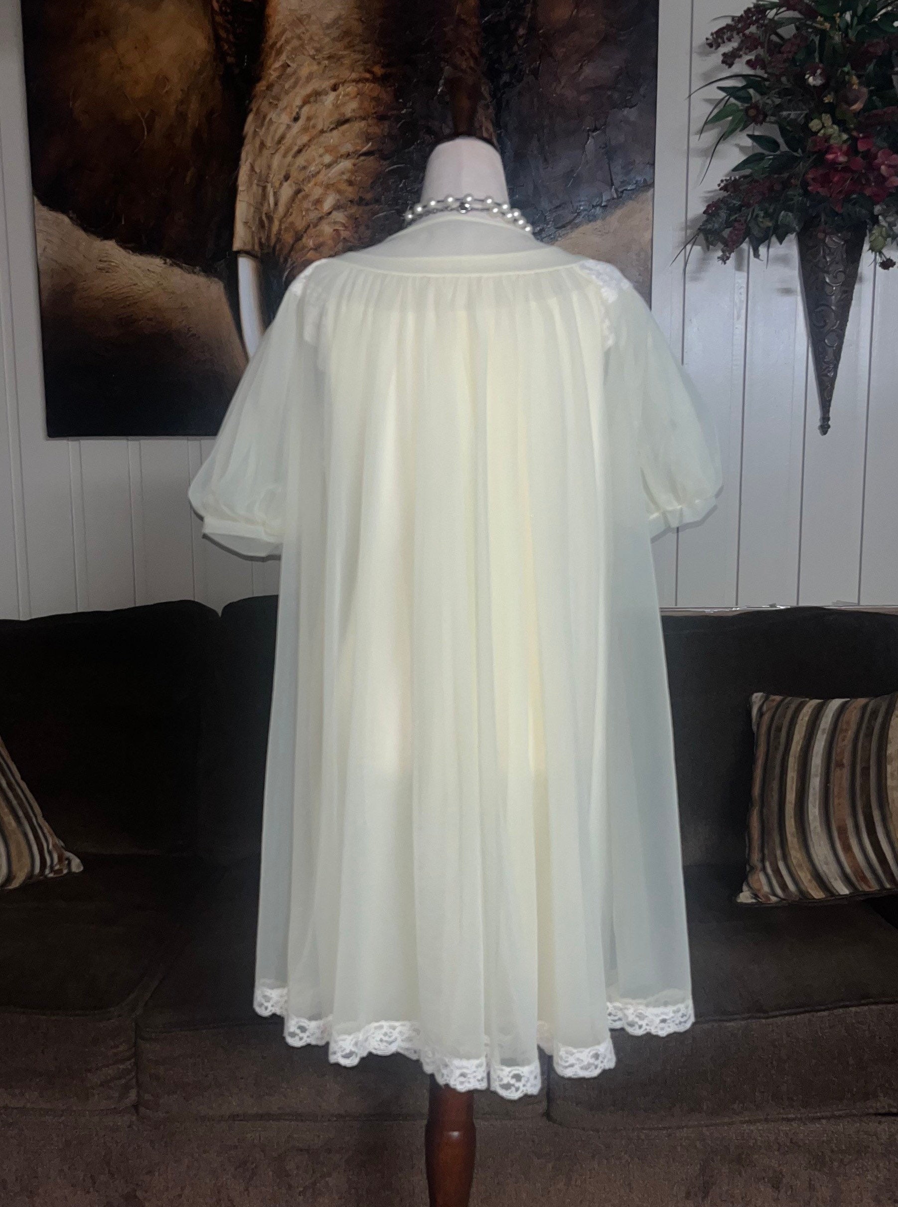 Shadowline Vintage Yellow Small Floral Lace Nightgown & Robe Set - Etsy