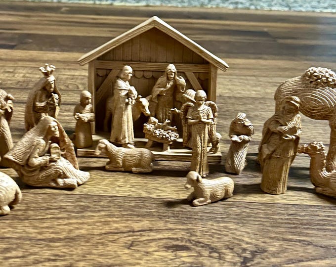 Hawthorne Village • Brown • Holy Family & Crèche • 20 Pieces Brown ...