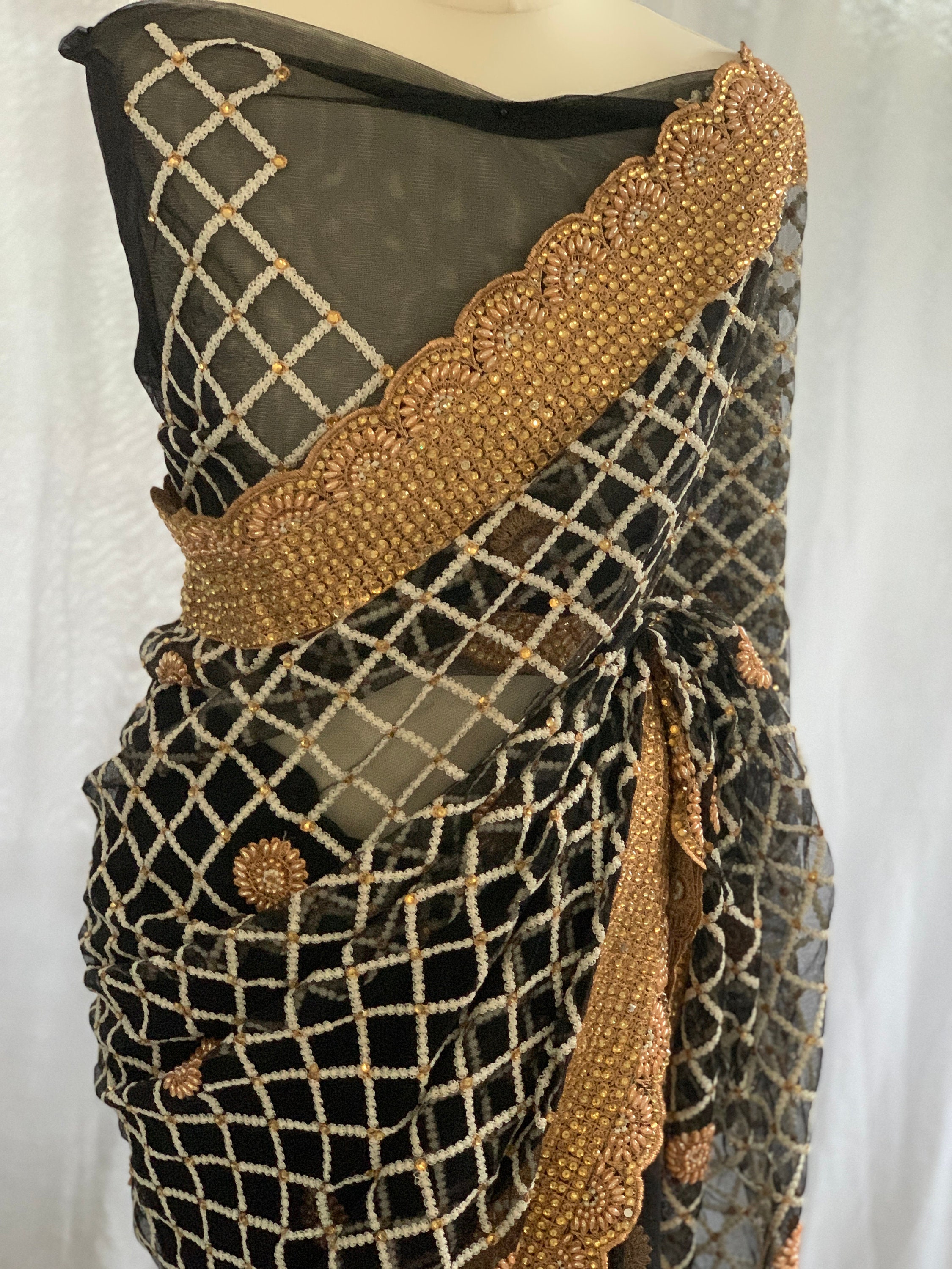 Net Sari für Frauen indischen pakistanischen stark verziert Enaree ...