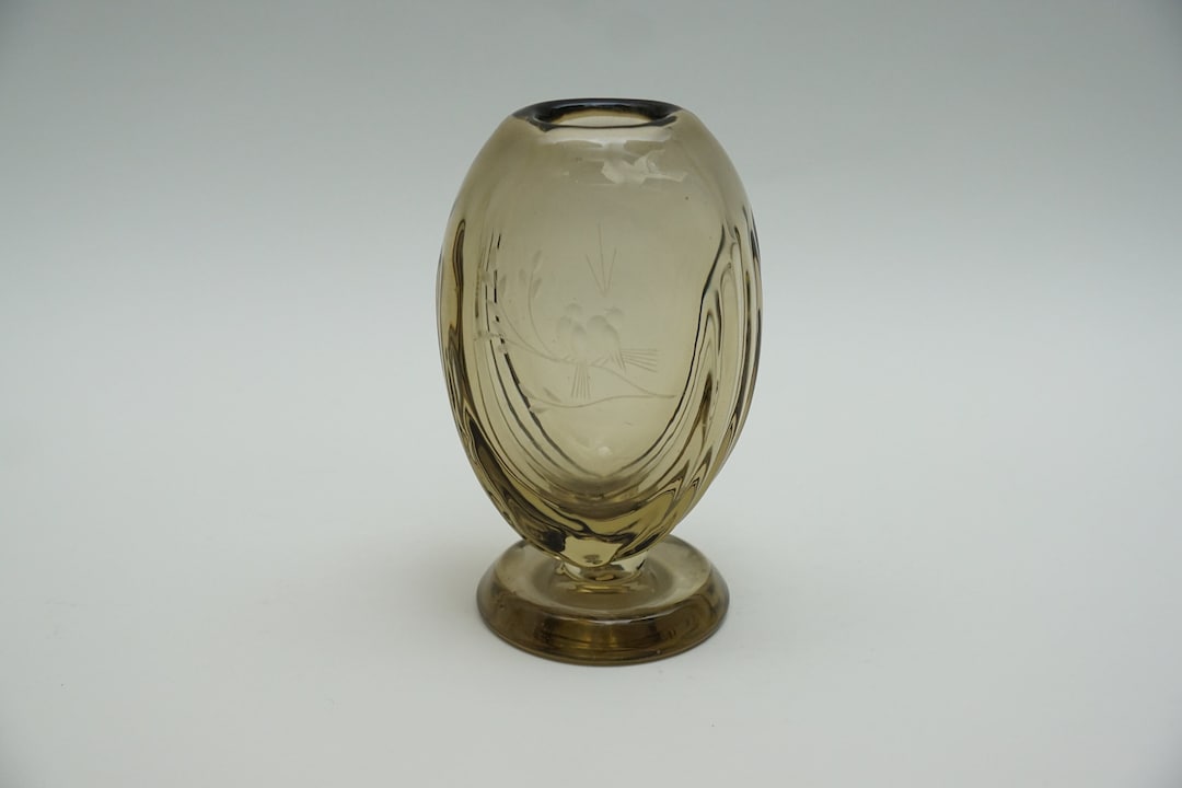 18 X 10 Mid-century Heavy MOLDED CRYSTAL VASE Grinded Birds Decor ...