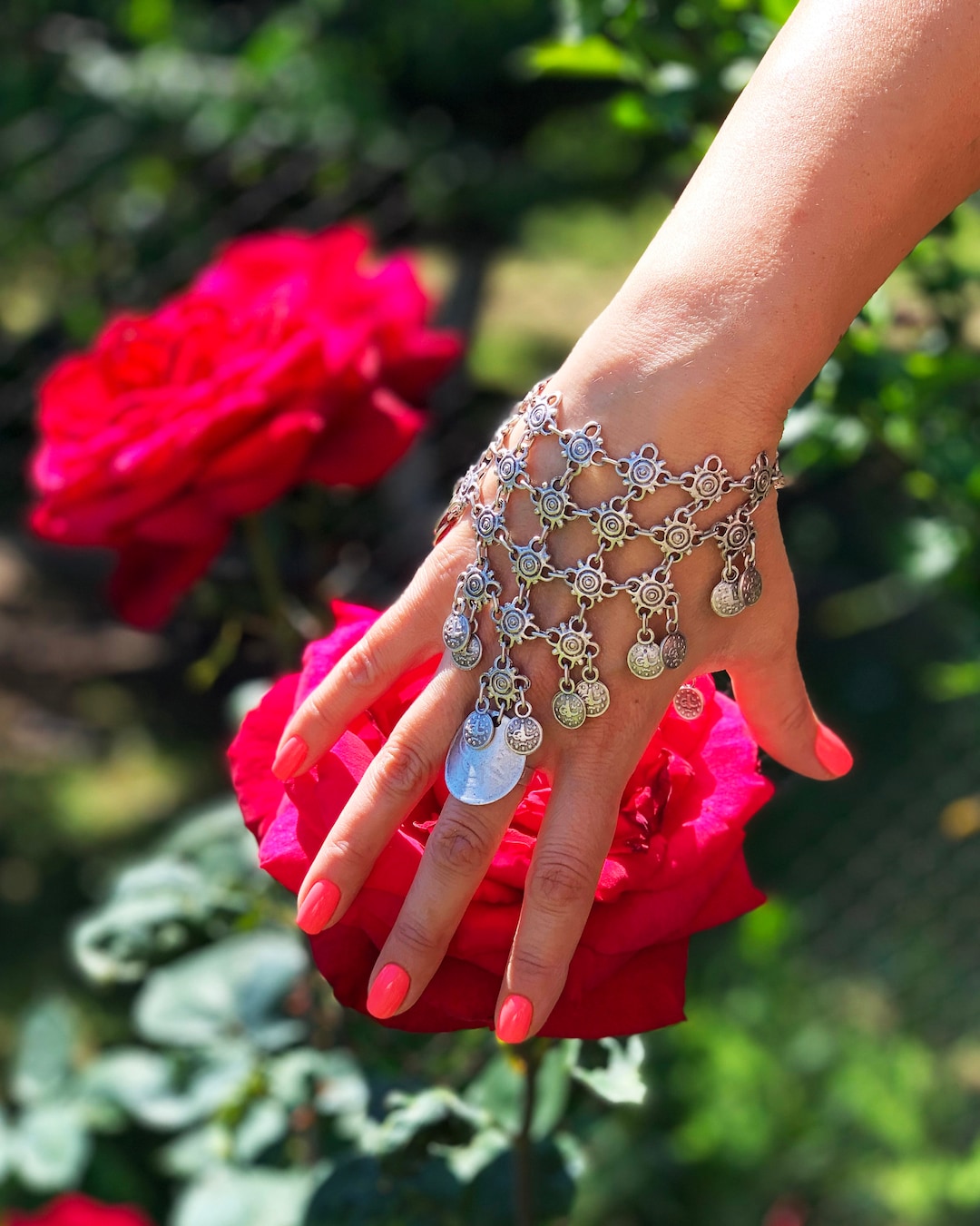 Extraordinary Reach and Beautiful Hand Bracelet Connected With a Ring ...