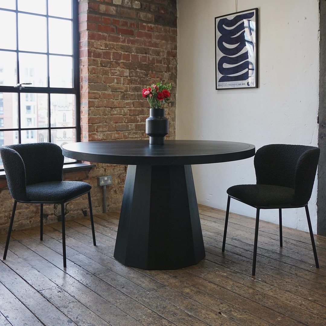 Prisma Solid Mango Wood Pedestal Style Dining Table With a Beautiful ...