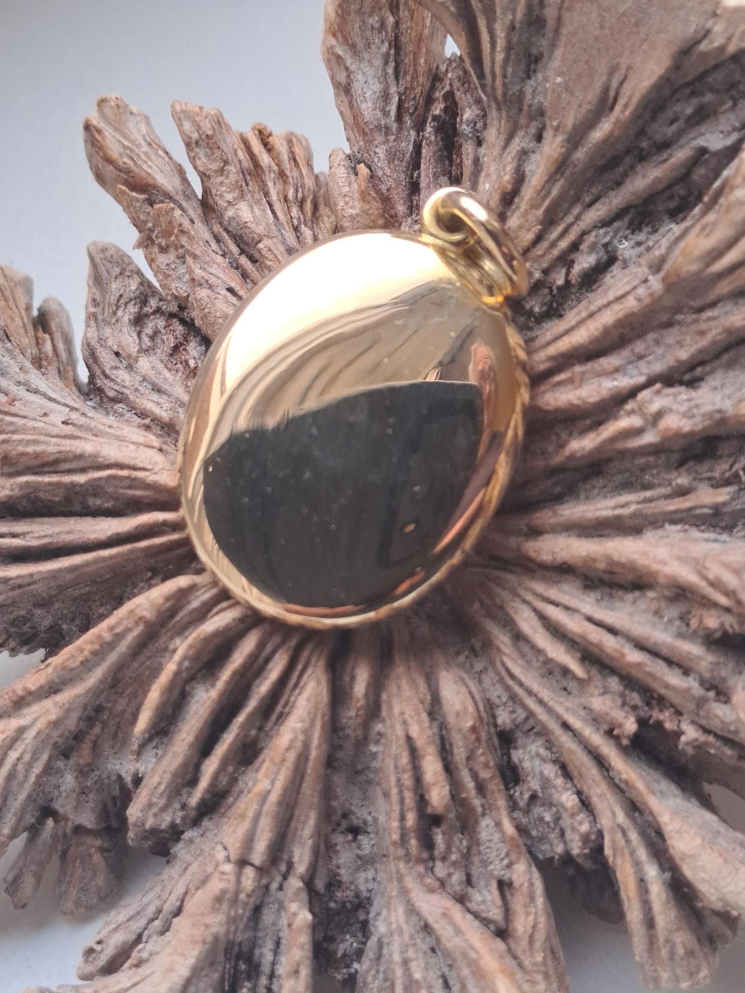 18ct Gold Oval Plain Locket. - Etsy