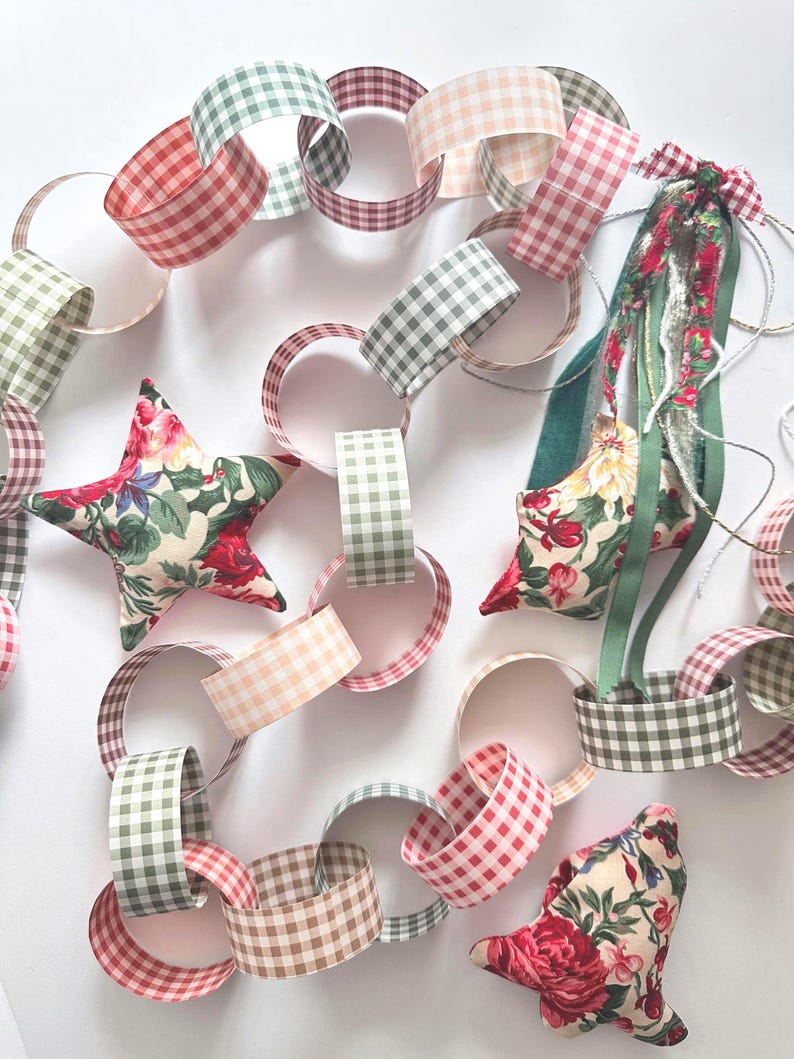 Paper Chain Kit, DIY Holiday Garland, Gingham Craft Decoration, Little ...