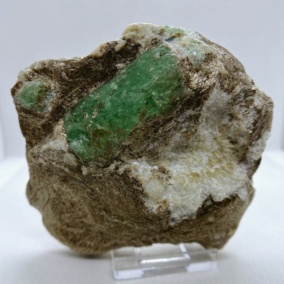 Natural Emerald Crystal on Matrix From Ural Mountain, Russia. - Etsy