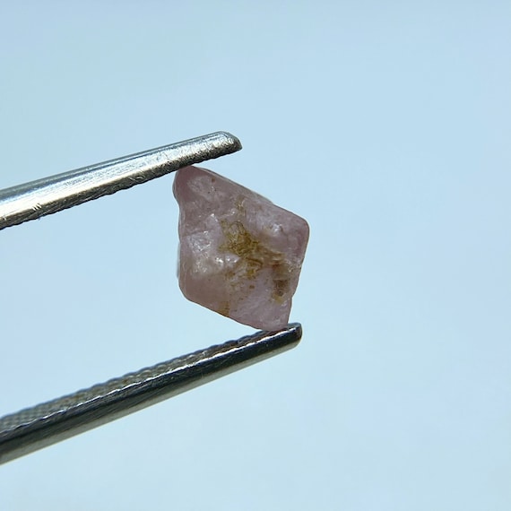 Materials Jewelry & Beauty Ceylon Natural pink spinel gem rough crystal ...
