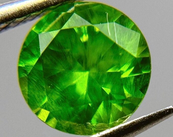 Natural Demantoid With Horsetail Inclusion Form Ural Mountain, Russia ...