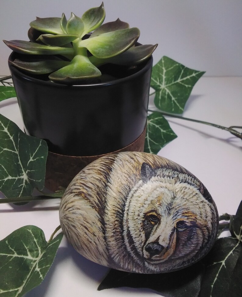 Bear Painted Rock - Grizzly Painting on Beach Stone - Wildlife Painting ...