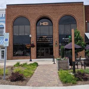 HO Scale - Large Arched Office Building Brick Ext. - 1:87 Scale ...