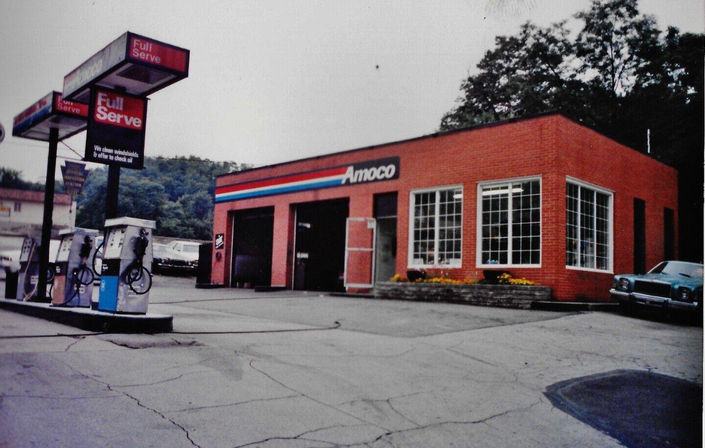 S-scale - 80s Gas Station and Garage West Mifflin PA - 1:64 Scale ...