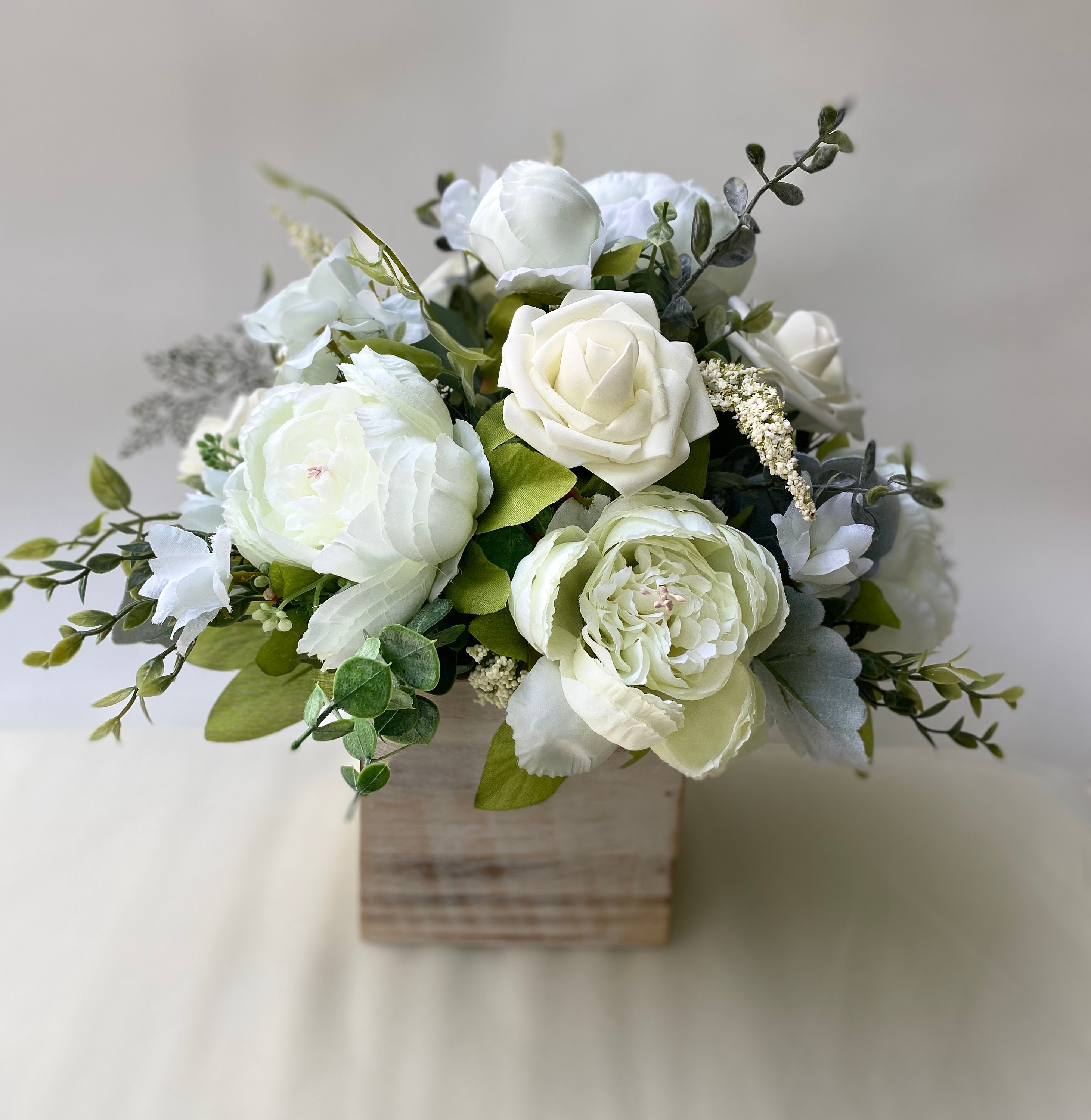 Neutral Wedding Flower Centerpieces