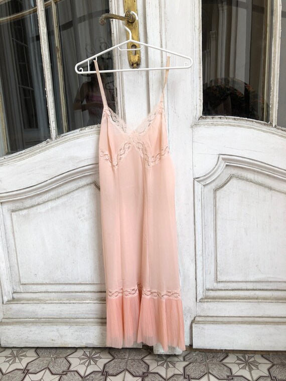 Beautiful pastel pink vintage nightgown - Gem