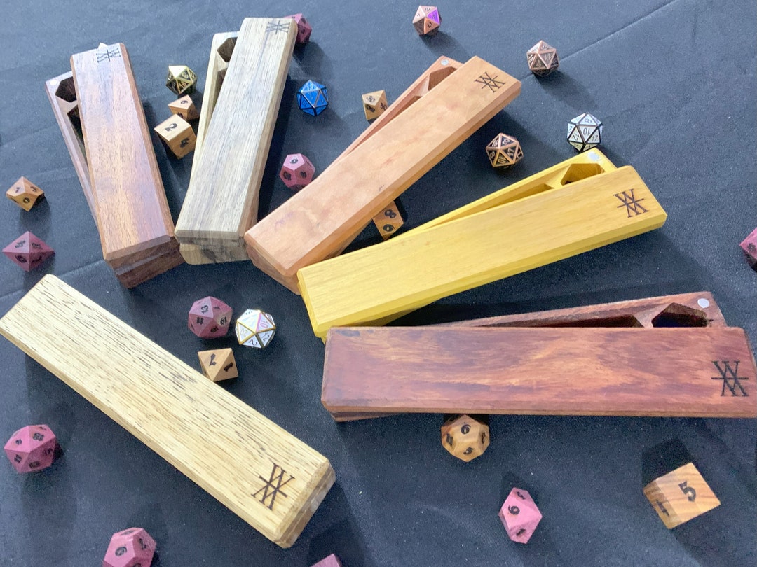 Advantage Dice Box With Metal D20. Wooden Dice Box With Velvet Lining ...