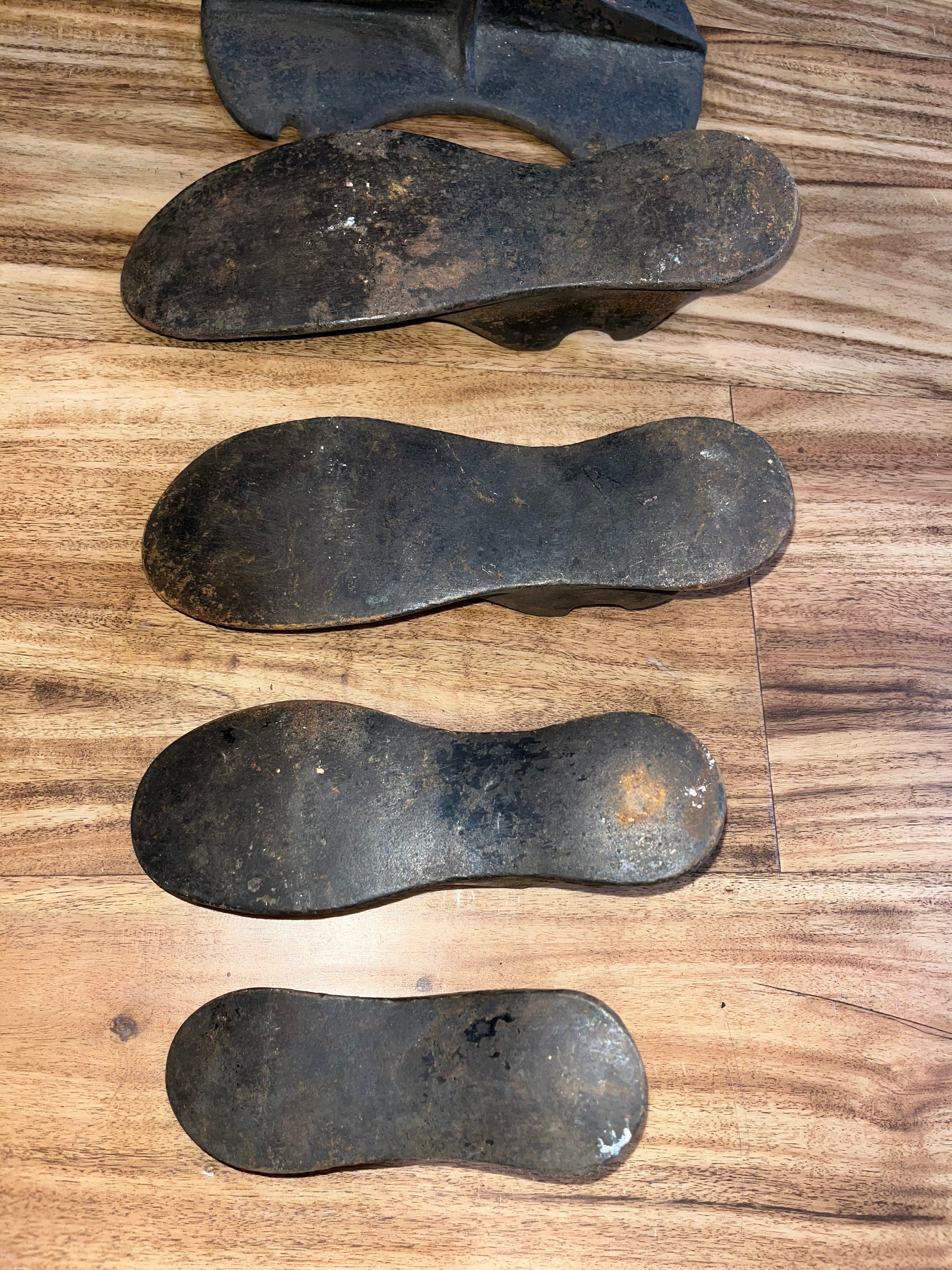 Vintage Cast Iron Shoe Cobbler Stand With 4 Shoe Molds - Etsy