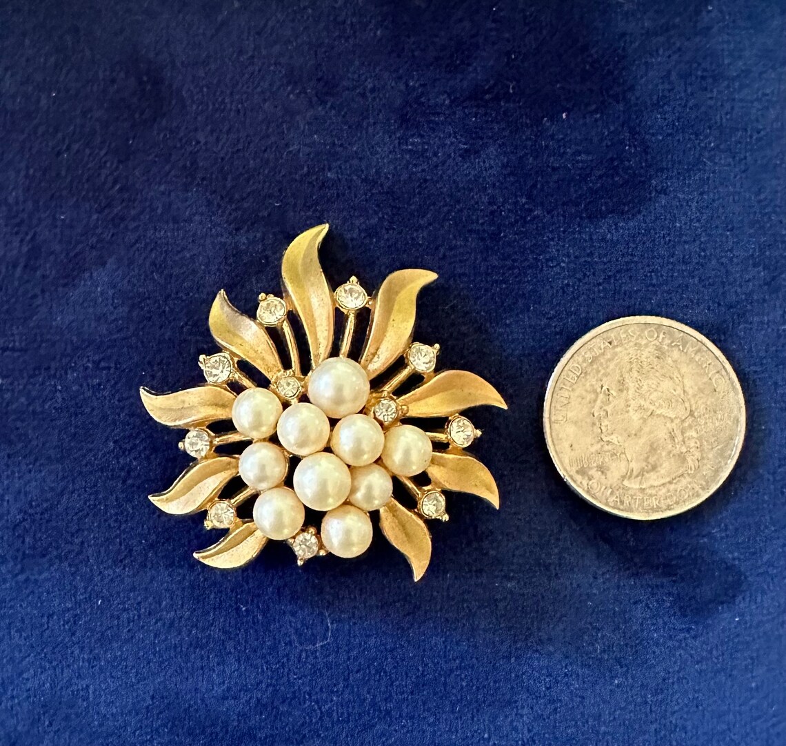 1960s Crown Trifari Pearl Brooch - Etsy