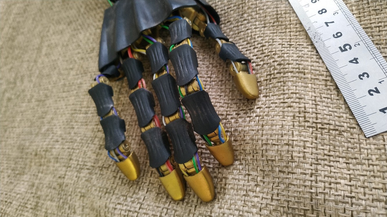 Anakin's mechanical arm from the Star Wars: Episode III | Etsy