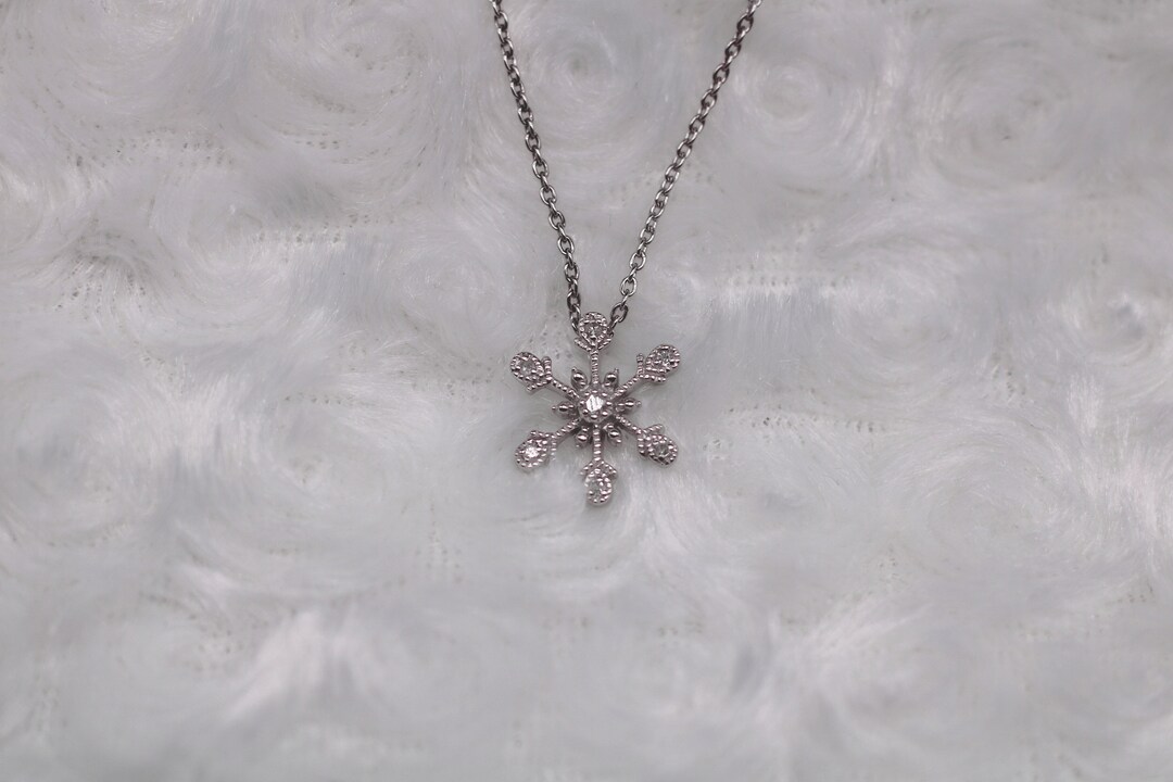 Sterling Silver Diamond Snowflake Pendant Necklace - Etsy