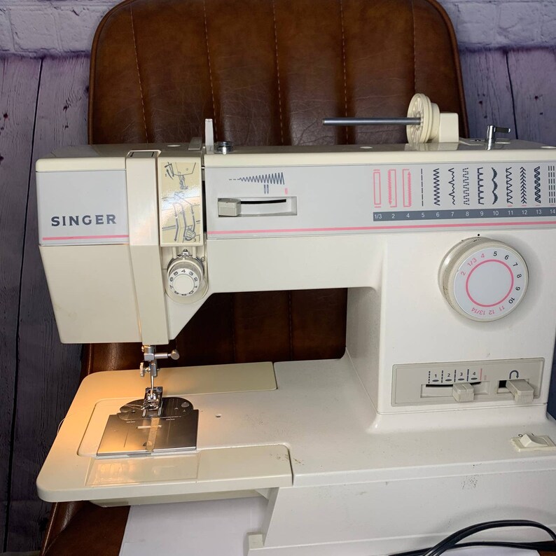 Vintage Singer Model 9010 Sewing Machine W/ Cords, Pedal, Manual ...