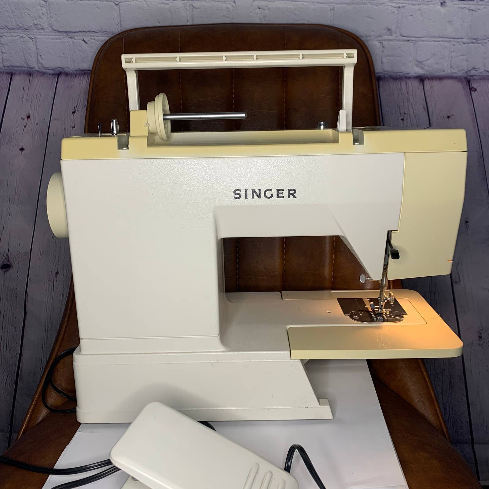 Vintage Singer Model 9010 Sewing Machine W/ Cords, Pedal, Manual ...