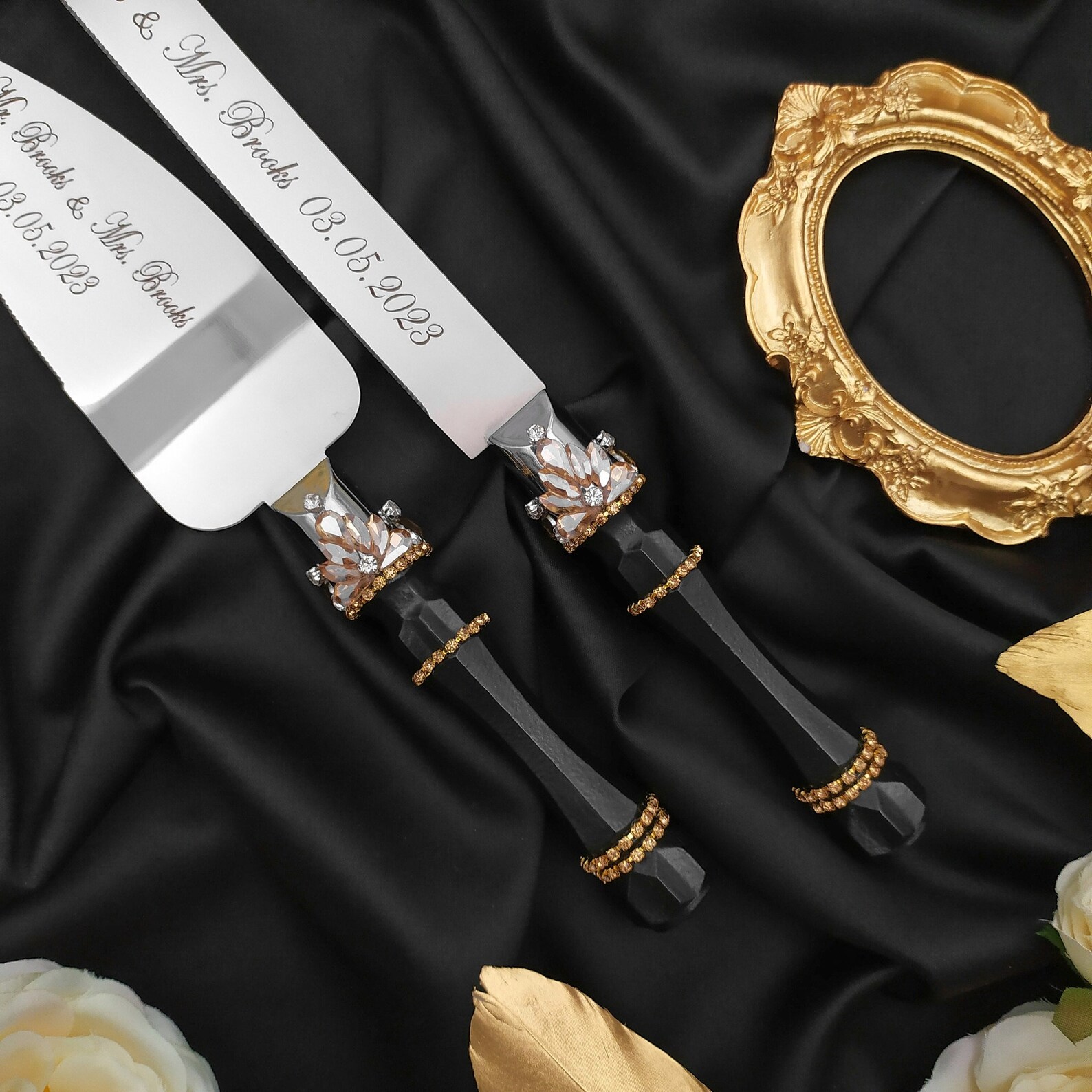 Black Wedding Cake Cutter Set: Personalized Champagne Flutes & Knife - Etsy