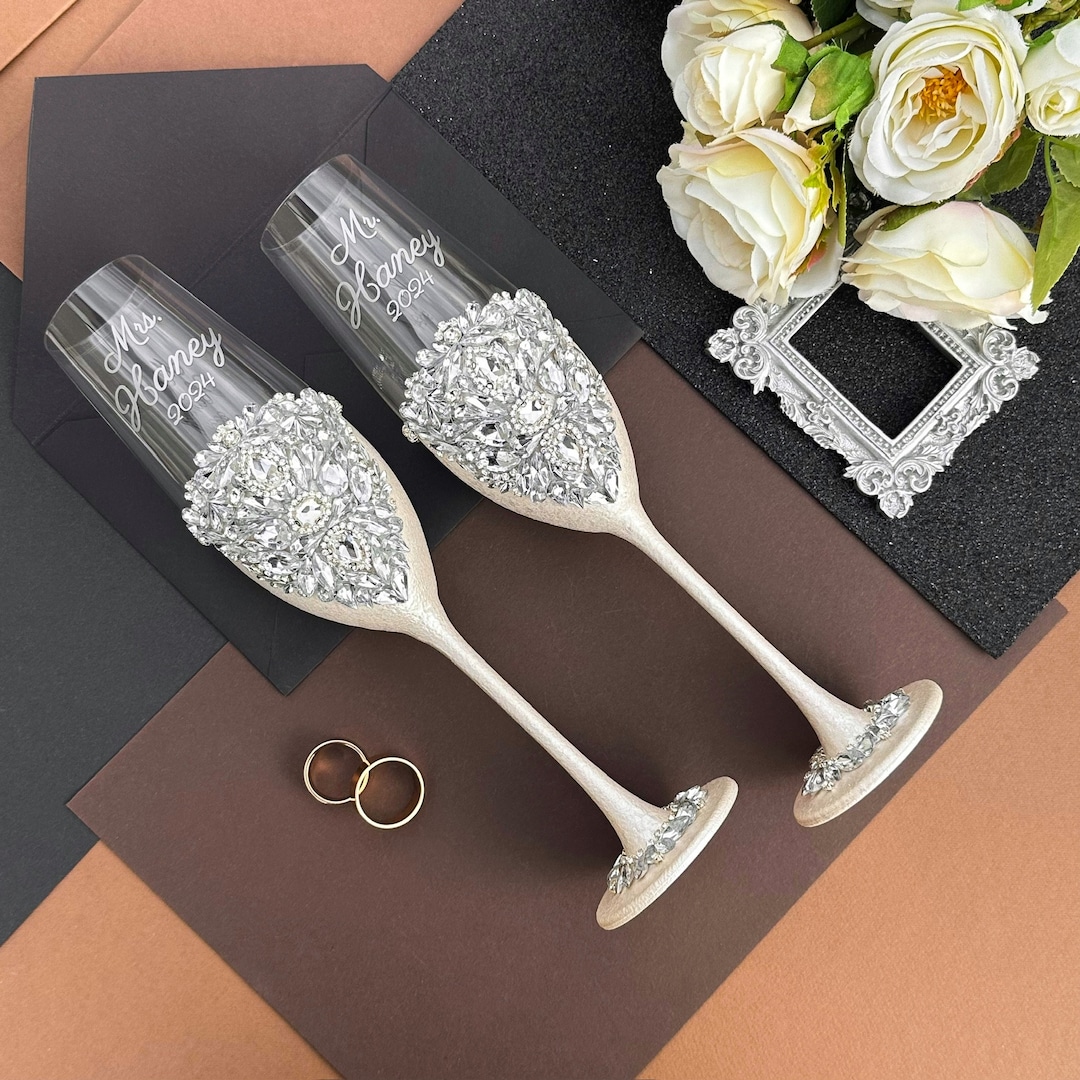 Engraved Wedding Glasses - Personalized Champagne Toasting Flutes for ...