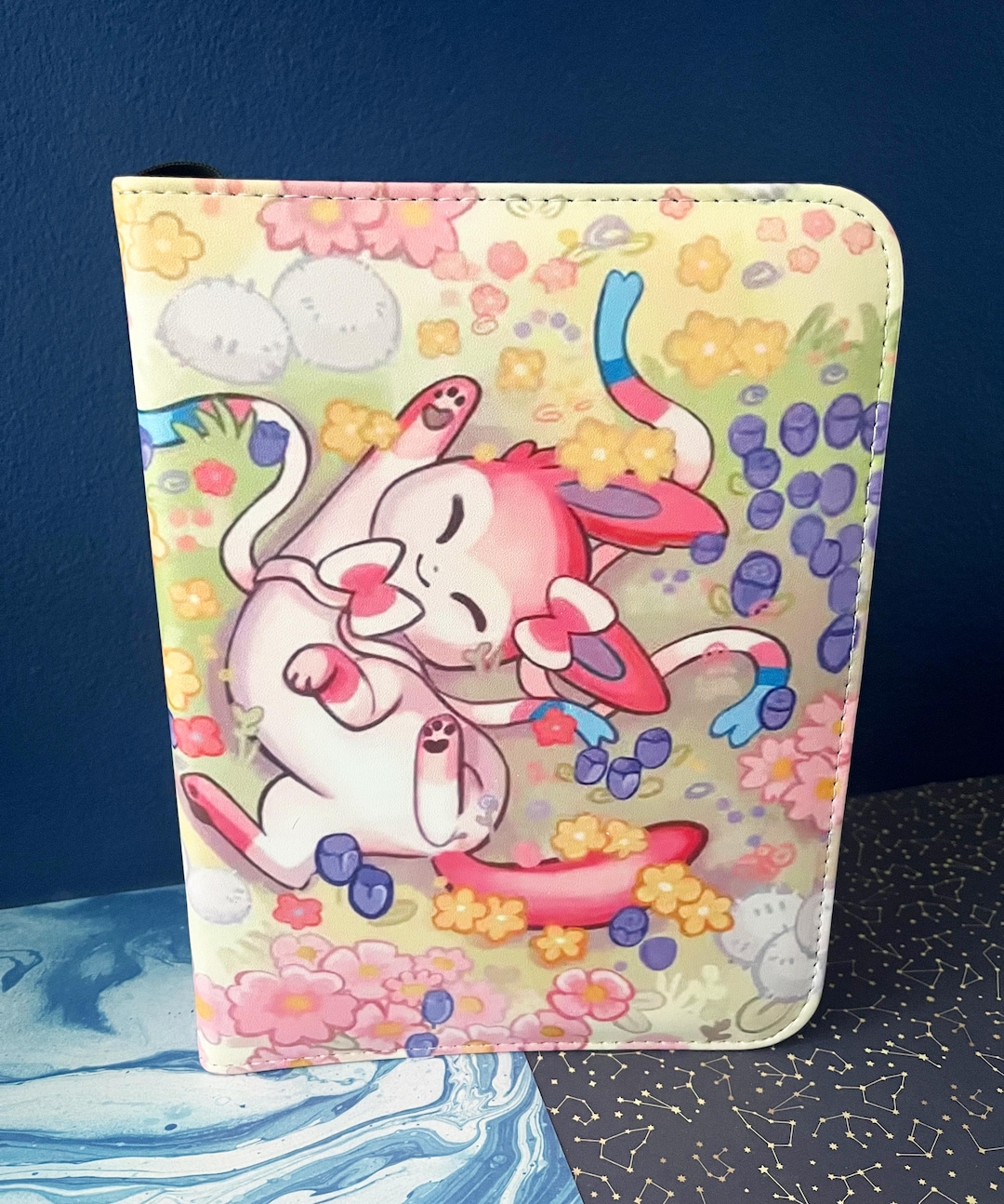 Pokémon Trainer Card Collection Binder / 4 Pocked / Sylveon and Eevee ...