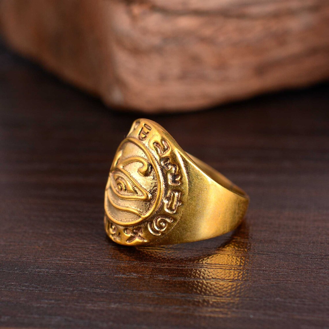 Egyptian Horse the Eye of Râ //talisman - Etsy