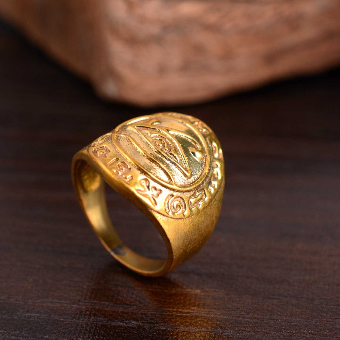 Egyptian Horse the Eye of Râ //talisman - Etsy