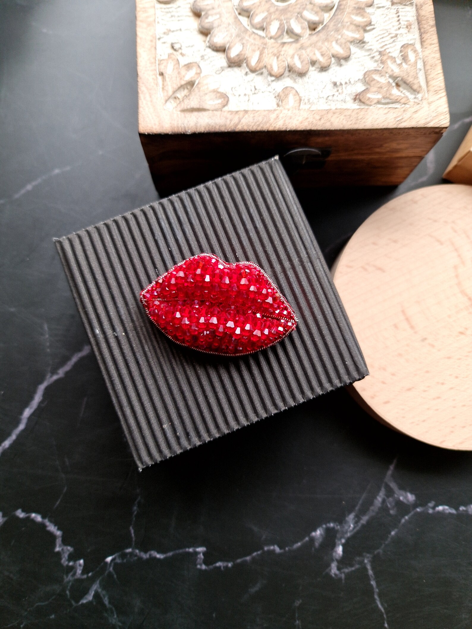 Crystal Lip Brooch, Sparkly Beaded Brooch, Jewelry Pin Up - Etsy