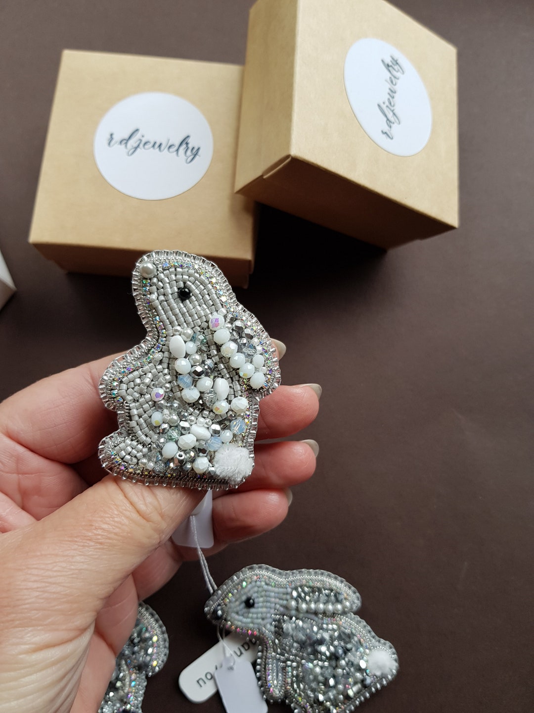 Cute Rabbit Pin, Kawaii Bunny Brooch, Gifts for Kids, Hand Embroidery ...