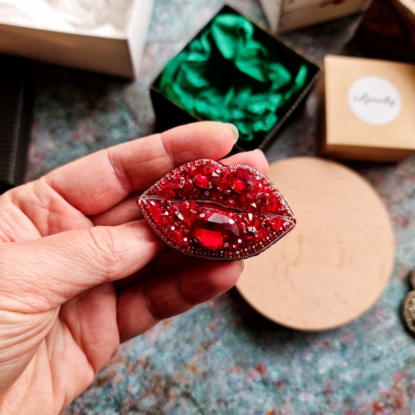 Lip Brooch - Etsy