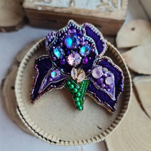 Iris Flower Brooch, Nature Lover Jewelry - Etsy
