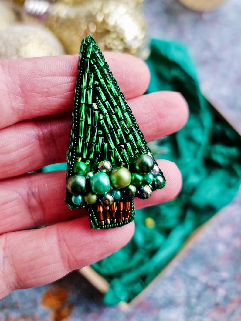 Christmas Tree Brooch, Christmas Pin, Nature Art, Family Jewelry - Etsy