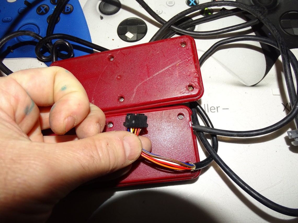 Nintendo Japan Famicom Red Worn/broken As-is Controller Set | Etsy