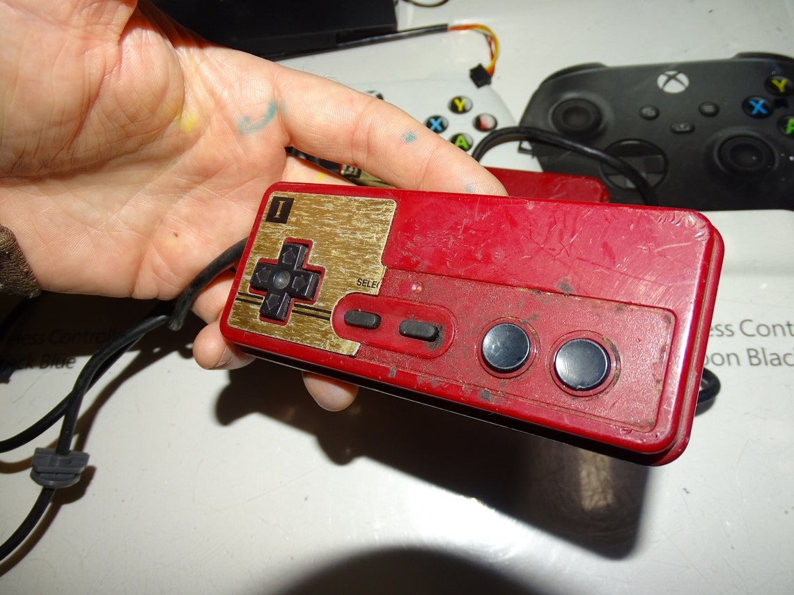 Nintendo Japan Famicom Red Worn/broken As-is Controller Set | Etsy