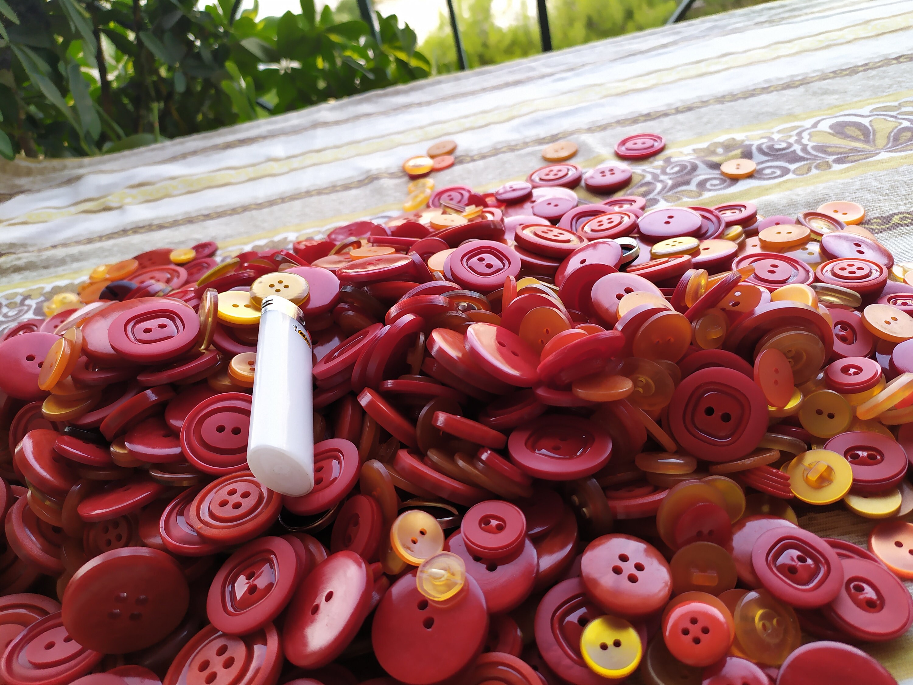 Vintage 25 buttons in assorted colors of red and orange sew | Etsy