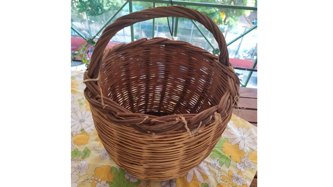 Vintage 1950s Greek Wicker Basket With Reeds - Handmade Rustic Home ...