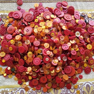 Vintage 25 Buttons in Assorted Colors of Red and Orange , Sew Lovers ...