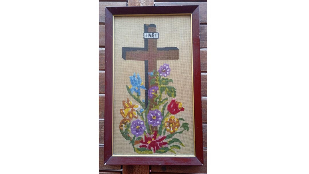 From 80's Greek Embroidery Cadre Embroidered Cross INBI Flowers Canvas ...