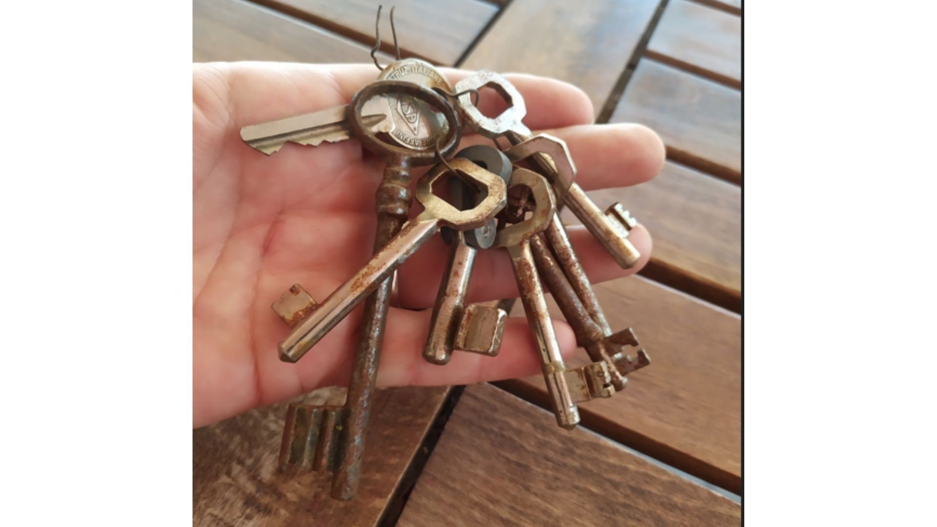 8 Metal Iron Skeleton Keys Old Door Key Forged Antique Wood - Etsy