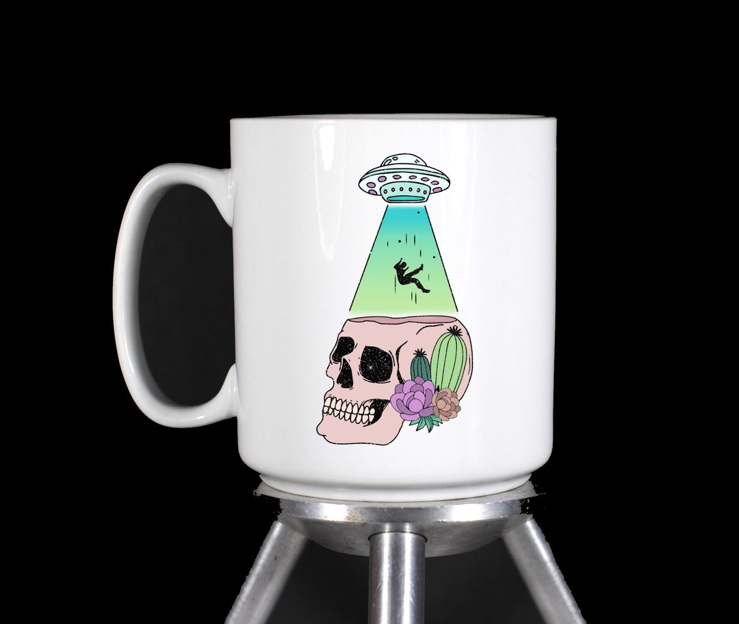 Alien Skull Personalized Coffee Mugs & Water Bottles dishwasher ...