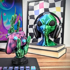 Alien Headphone Stand - Fantasy Headset Holder - Gaming Accessories ...