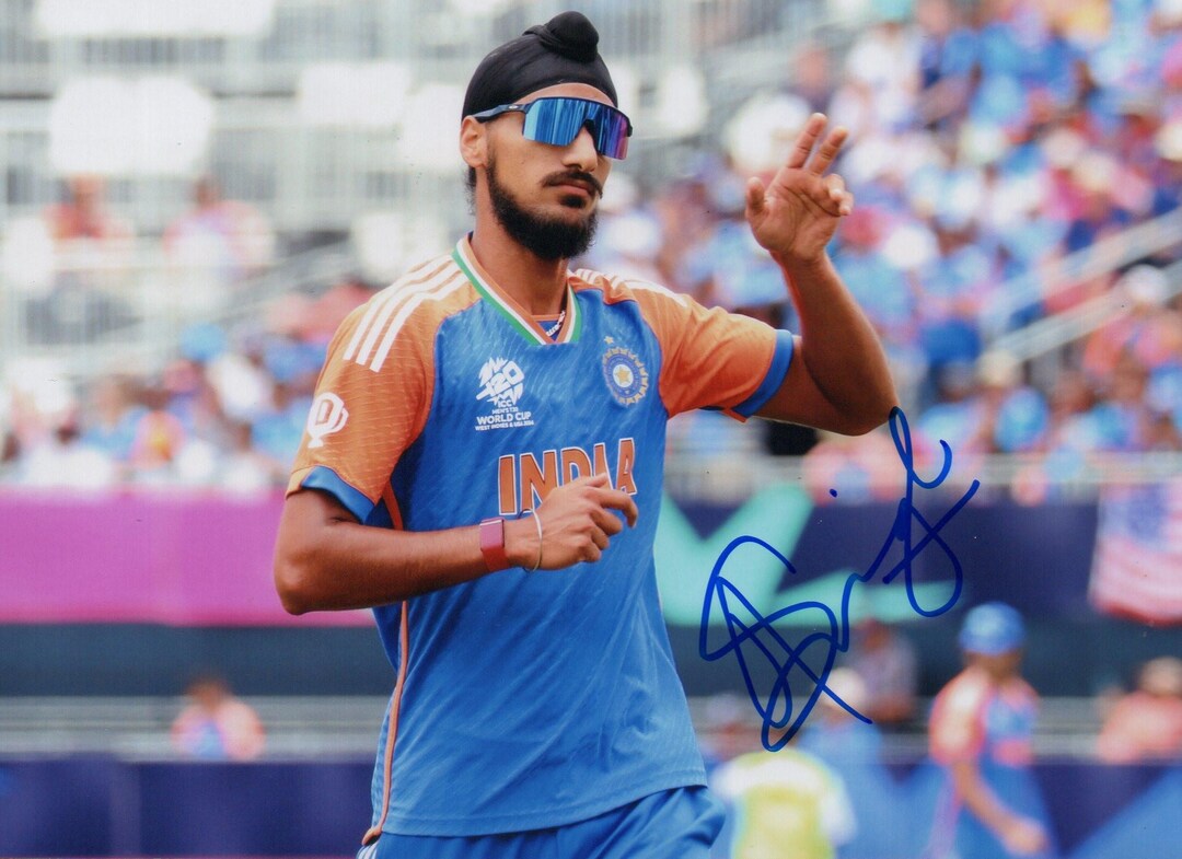 5x7 Original Autographed Photo of Indian Cricketer Arshdeep Singh - Etsy